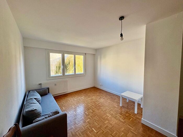 Appartement à louer - Roanne, Centre-ville, Varenne - 2 pièces - 1 chambre