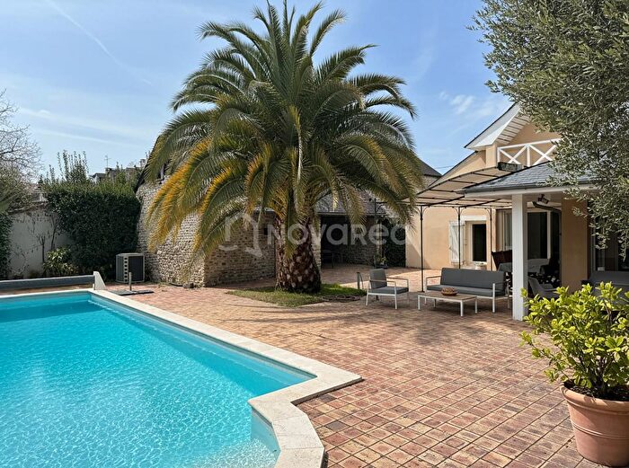 Maison à vendre - Assat - 7 pièces - 5 chambres