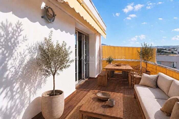Appartement 3 pièces à vendre - Nice, Carré d'or
