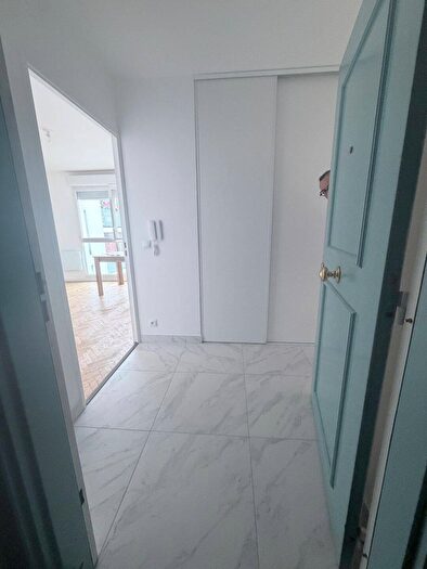 Franc Moisin-Bel Air, Saint-Denis : Appartement 2 pièces à louer