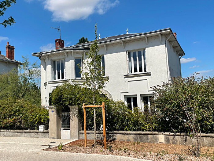 Maison à vendre - La Roche-Posay - 7 pièces - 4 chambres