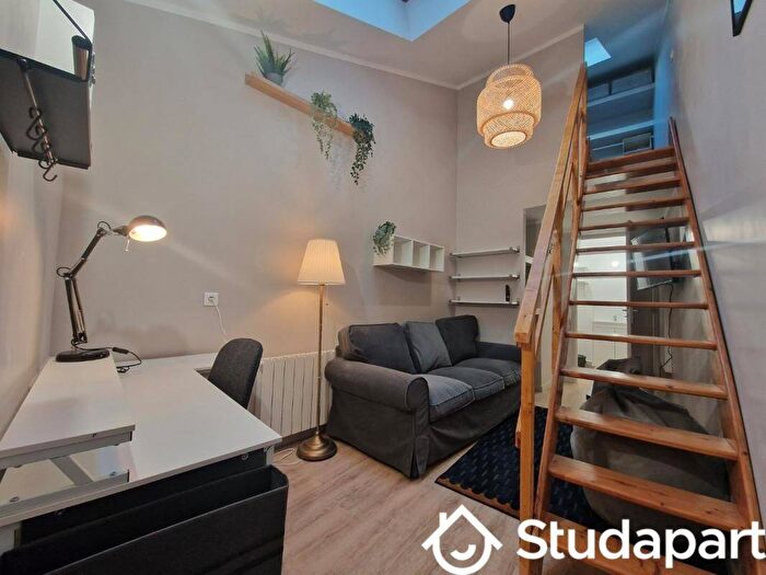 Appartement à louer - Cernay Jamin-Jean Jaurès-Epinettes, Reims - 1 pièce - 1 chambre