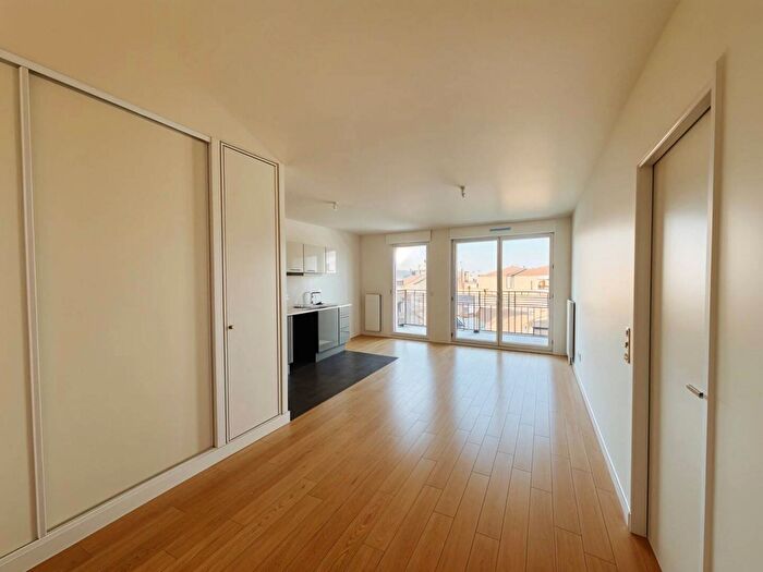 Appartement à louer - Bord de Seine-Les Martinets, Rueil-Malmaison - 4 pièces - 3 chambres