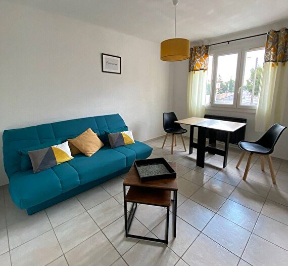 Appartement à louer - Bourg-Charité, Narbonne - 2 pièces - 1 chambre