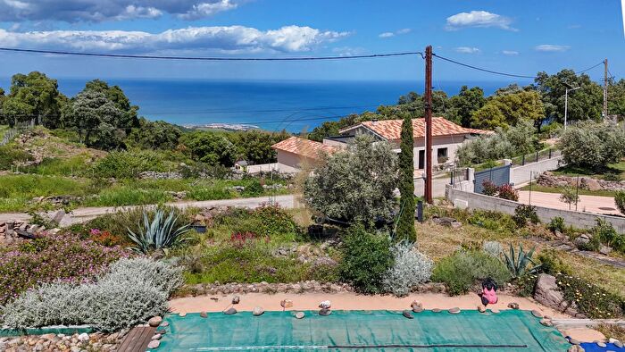 Sari-Solenzara : Maison 4 pièces à vendre
