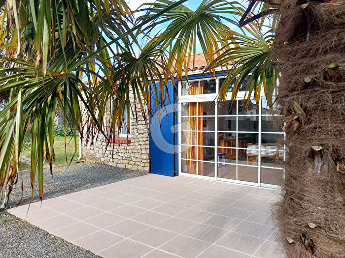Maisons à vendre et appartements à louer - 1