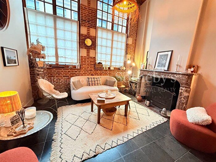 Maison à louer - Lille - 5 pièces - 4 chambres