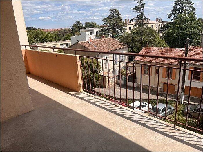 Appartement 3 pièces à louer à Casernes, Nîmes