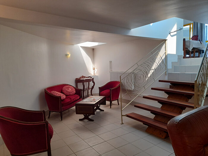 Appartement à louer - Guingamp - 5 pièces - 4 chambres