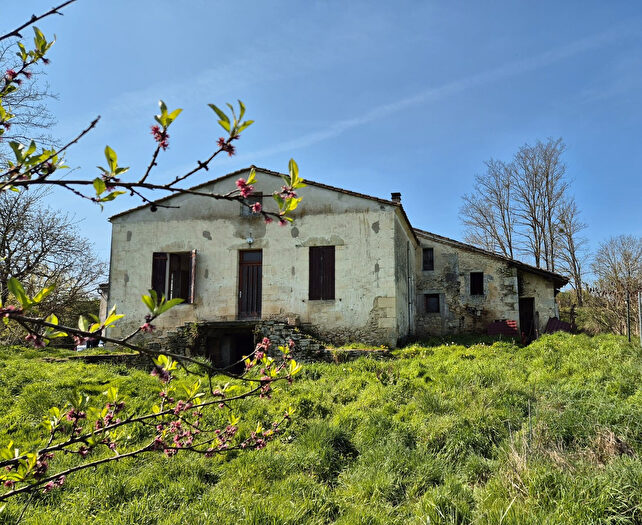 Sauveterre-de-Guyenne : Maison 5 pièces à vendre