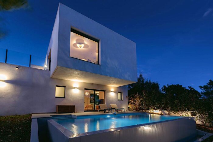 Maison à vendre - Vence, Saint-Martin, Lubiane, Le Suve - 5 pièces - 4 chambres