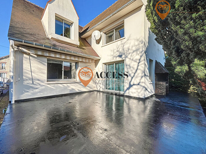 Maison à vendre - Groslay - 8 pièces - 5 chambres