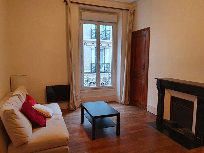 Championnet-Caserne de Bonne, Grenoble : Appartement 1 pièce à louer