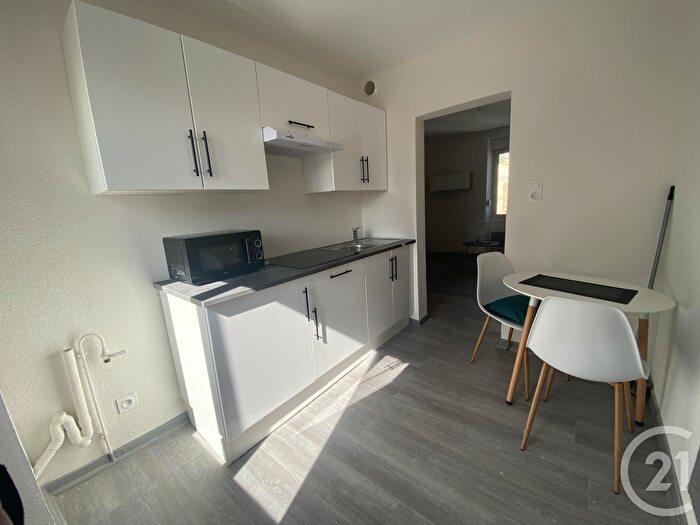 Appartement 1 pièce à louer à Sainte-Suzanne