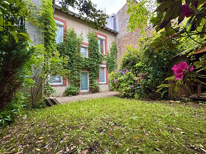 Maison 9 pièces à vendre à Limoges, Centre-ville, Hôtel de Ville, Emailleurs
