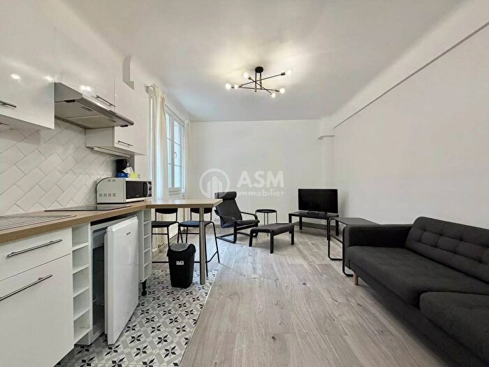 Hôtel de Ville, Courbevoie : Appartement 2 pièces à louer