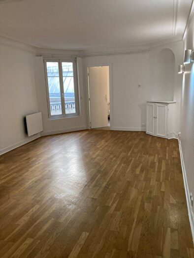 Appartement à louer - Saint Philippe du Roule, Paris ème arrondissement - 3 pièces - 2 chambres