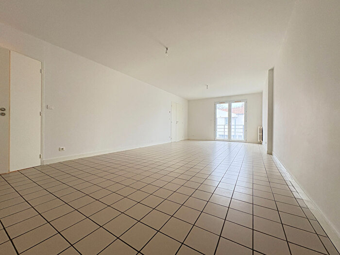 Appartement à louer - Saint-Georges-de-Didonne, Centre-ville - 4 pièces - 3 chambres