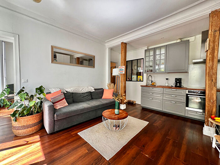 Appartement à vendre - Paris e , Grandes Carrières, Clichy - 3 pièces - 2 chambres