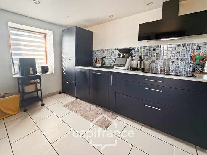 Maison à vendre - LAbergement-Sainte-Colombe - 6 pièces - 4 chambres