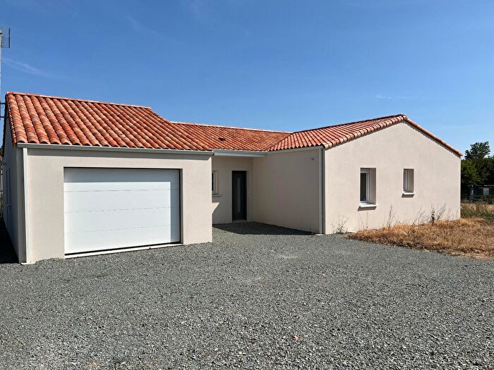 Maison 4 pièces à Saint-Prouant, à louer