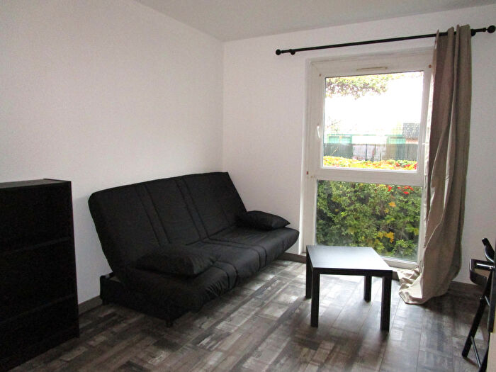 Appartement à louer - Reims, Europe, Chemin Vert - 1 pièce