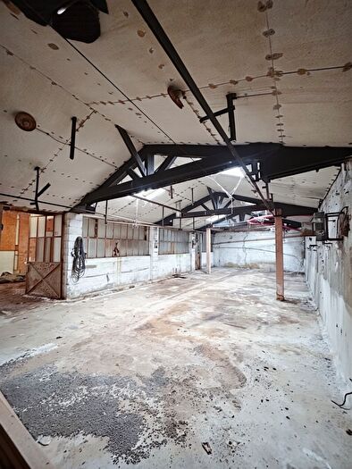 Maison à vendre - LIsle-dEspagnac - 2 pièces - 1 chambre