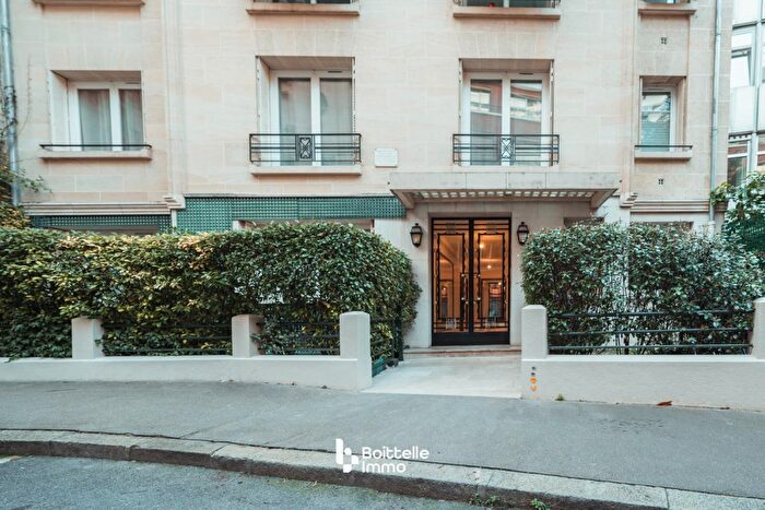 Appartement à vendre - Paris e , Passy, Maison de la Radio, Muette-Sud - 3 pièces - 2 chambres