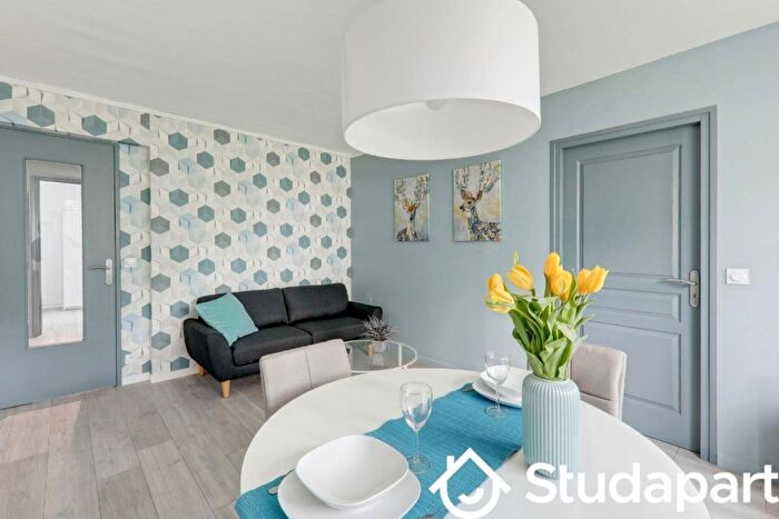 Appartement à louer - Chaufferie, Mont-Saint-Aignan - 1 pièce - 3 chambres