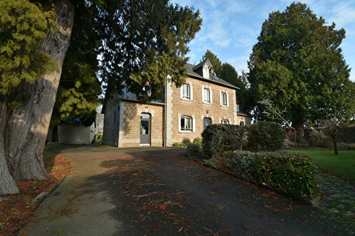 Maison à vendre - Saint-Fraimbault - 10 pièces - 6 chambres