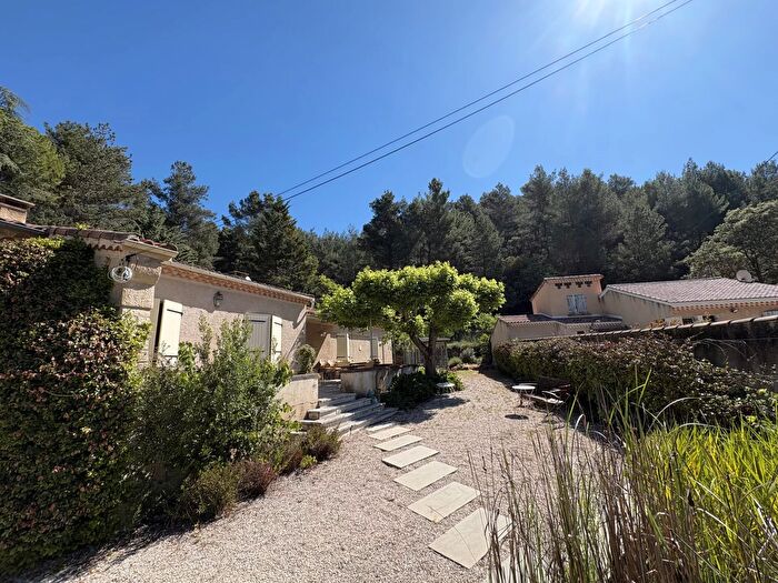 Maison 5 pièces à Jouques, à louer