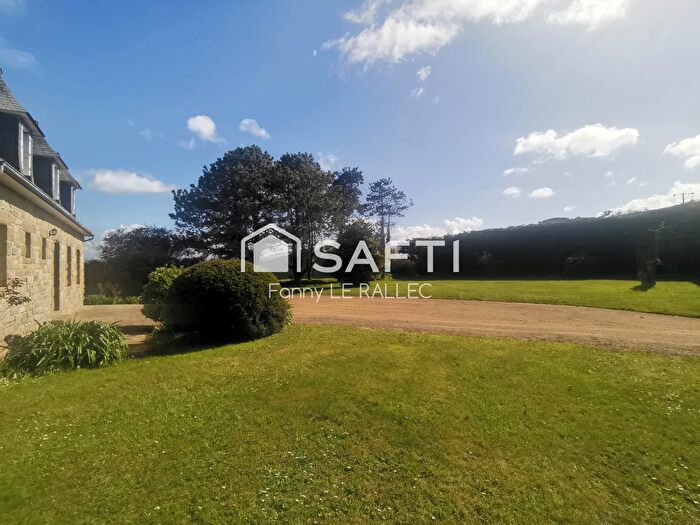 Maison à vendre - Plougrescant - 6 pièces - 4 chambres