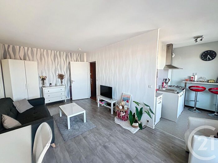 Appartement 1 pièce à louer à Reims, Courlancy, Porte de Paris, Bois d'Amour