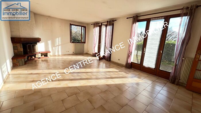 Maison à vendre - Bourges, Aéroport, Vauvert, Pierrelay, Pissevieille - 5 pièces - 4 chambres