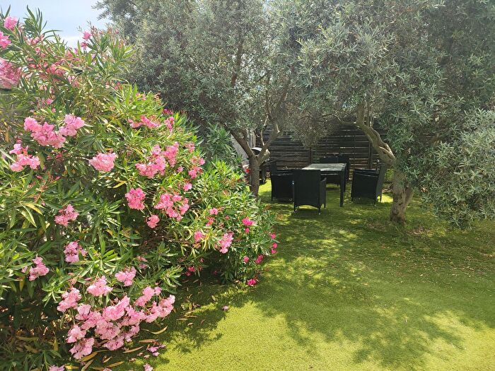 Maison à vendre - Vinon-sur-Verdon - 4 pièces - 3 chambres