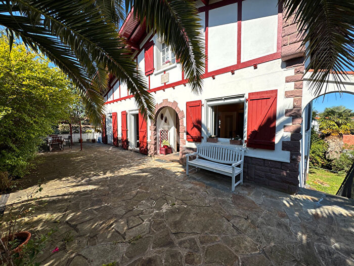 Maison à vendre - Ciboure - 9 pièces - 6 chambres