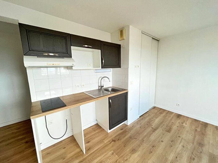 Gazonfier-Espal, Le Mans : Appartement 2 pièces à louer