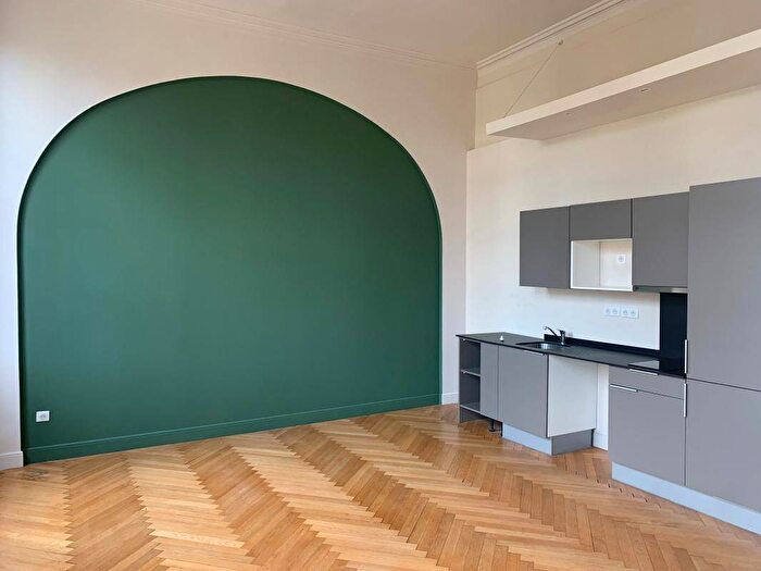 Appartement à louer - Arènes, Nîmes - 2 pièces - 1 chambre