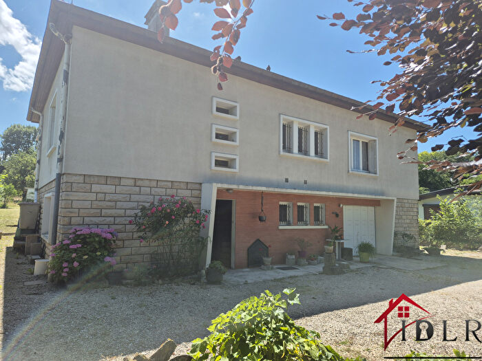 Maison à vendre - Roches-sur-Marne - 6 pièces - 4 chambres