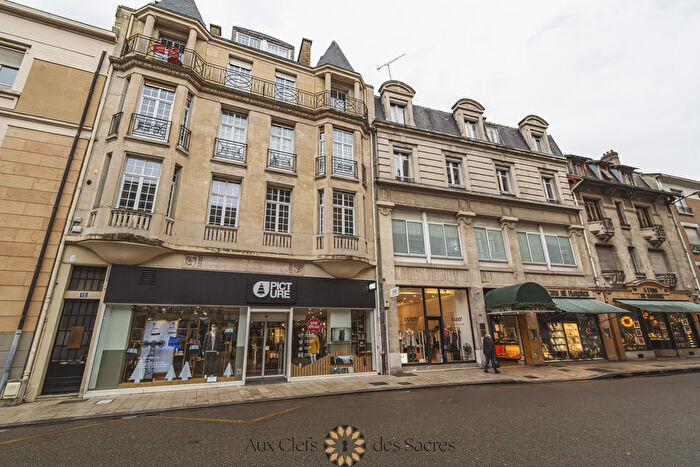 Appartement à vendre - Reims, Centre-ville - 5 pièces - 3 chambres