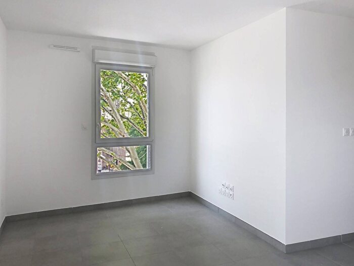 Appartement à louer - Courtine, Avignon - 2 pièces - 1 chambre