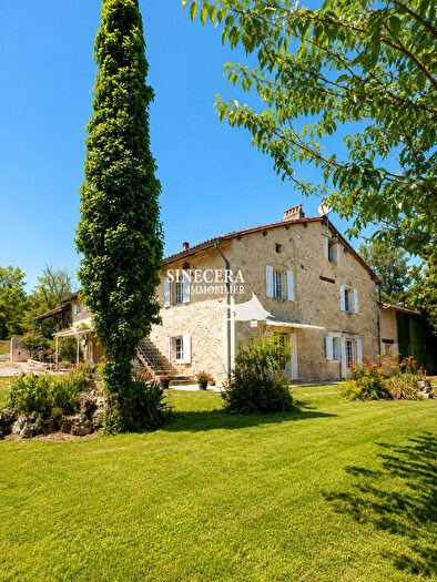 Maison 8 pièces à vendre à Ribérac