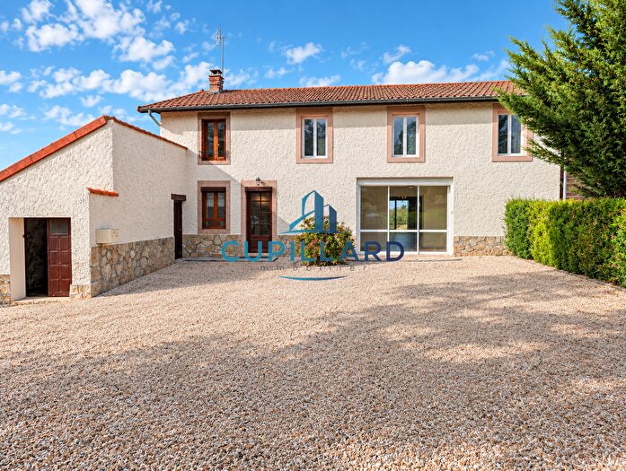 Saint-Martin-d'Estréaux - Maison 5 pièces à vendre