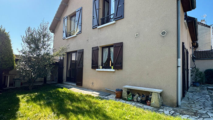 Maison à vendre - Chanteloup-les-Vignes - 7 pièces - 4 chambres