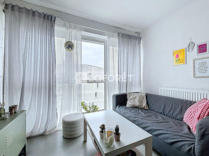 Appartement à louer - Quartiers Centre, Saint-Hélier, Gare - 2 pièces - 1 chambre