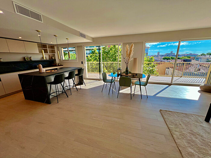 Appartement à vendre - Antibes, Coeur de ville - 3 pièces - 2 chambres