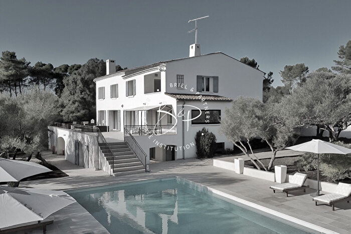 Maison à vendre - Le Thoronet - 8 pièces - 6 chambres