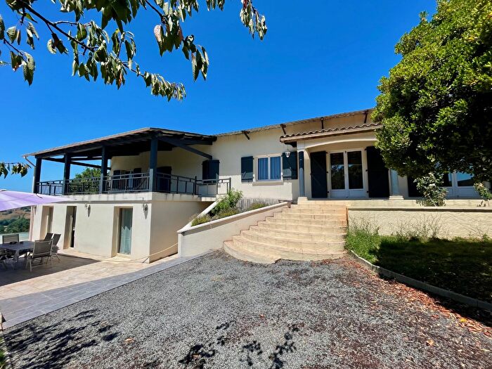 Maison à vendre - Ayen - 6 pièces - 4 chambres