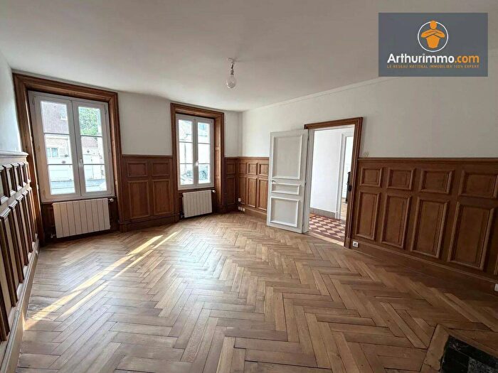 Avenues, Compiègne : Maison 7 pièces à louer