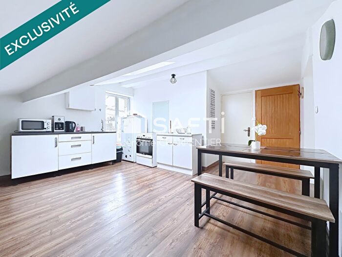 Appartement à vendre - Pont-à-Mousson, Centre-ville, Colombé, Saint-Laurent - 2 pièces - 1 chambre